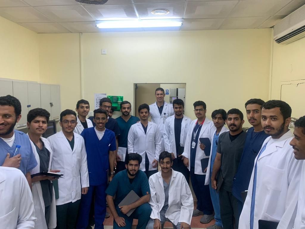زيارة طلابية لمختبر المستشفى الجامعي - College of Medicine - NAJRAN ...